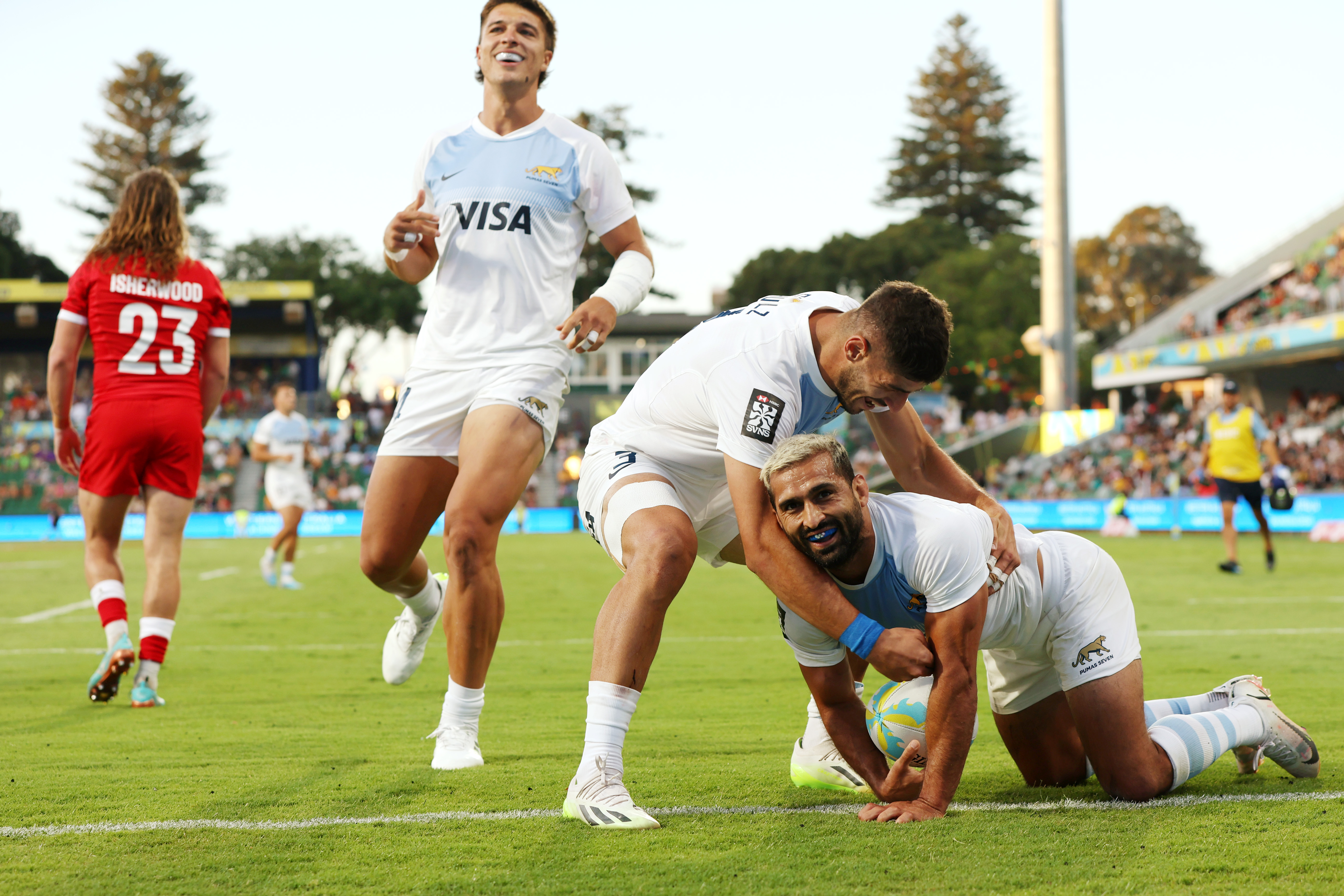 HSBC SVNS 2024: Golden opening day in Perth as competition leaders impress